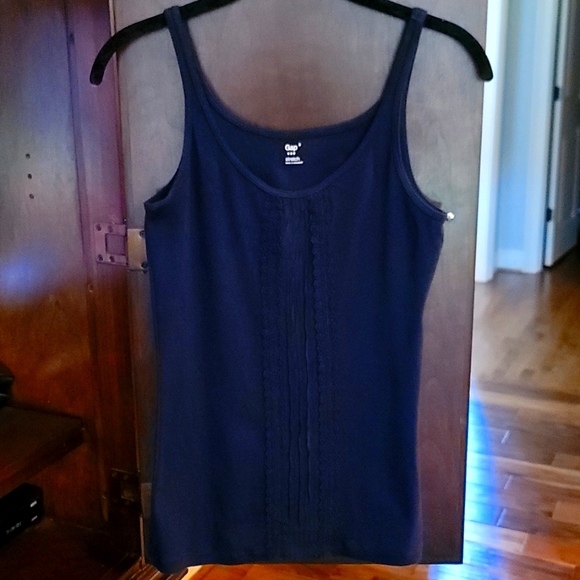 GAP | Tops | Gap Tank | Poshmark